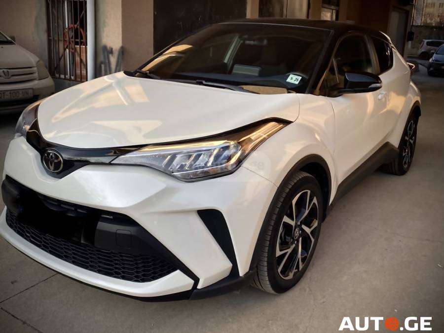 Toyota C-HR: Stylish Compact SUV | auto.ge