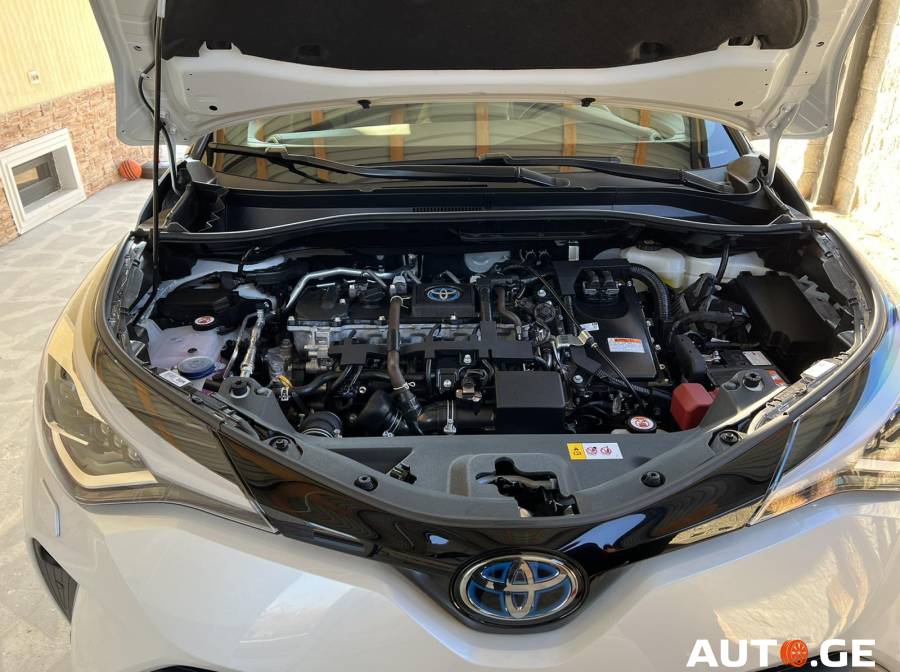 Toyota C-HR: Stylish Compact SUV | auto.ge