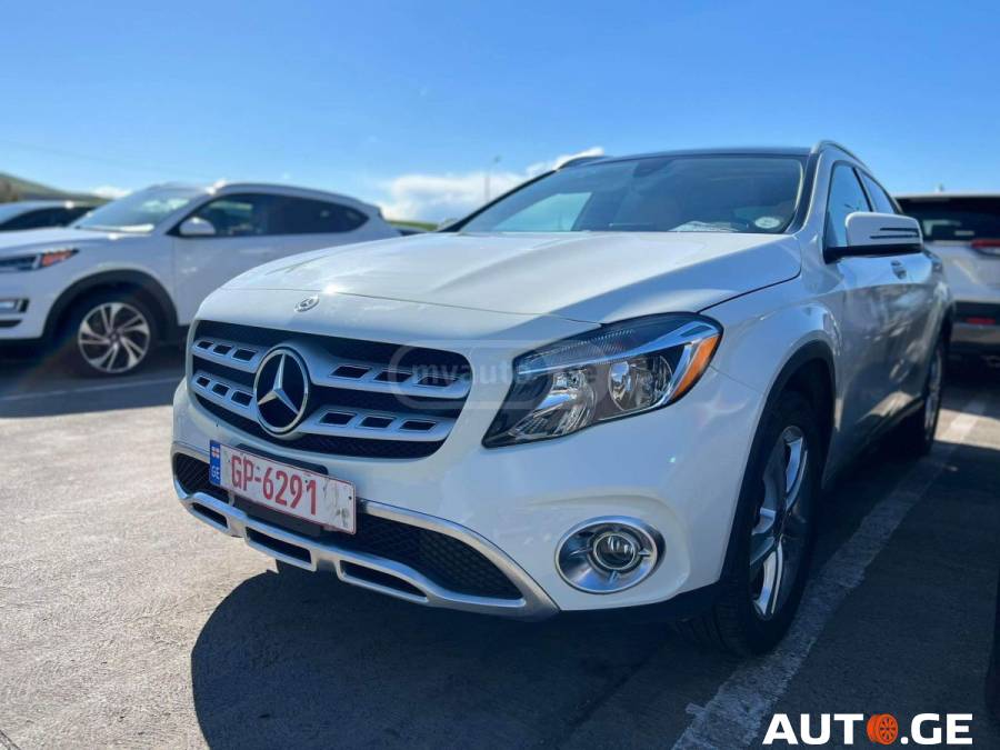 იყიდება Mercedes-Benz, GLA-Class, GLA 250 2.0 2017 განუბაჟებელი
