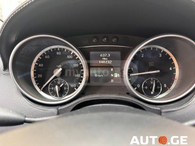 იყიდება Mercedes-Benz, GL-Class, GL 350 3.0 2011 განუბაჟებელი