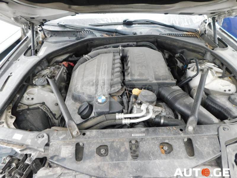 იყიდება BMW, 5 Series, 535 3.5 2012 განუბაჟებელი
