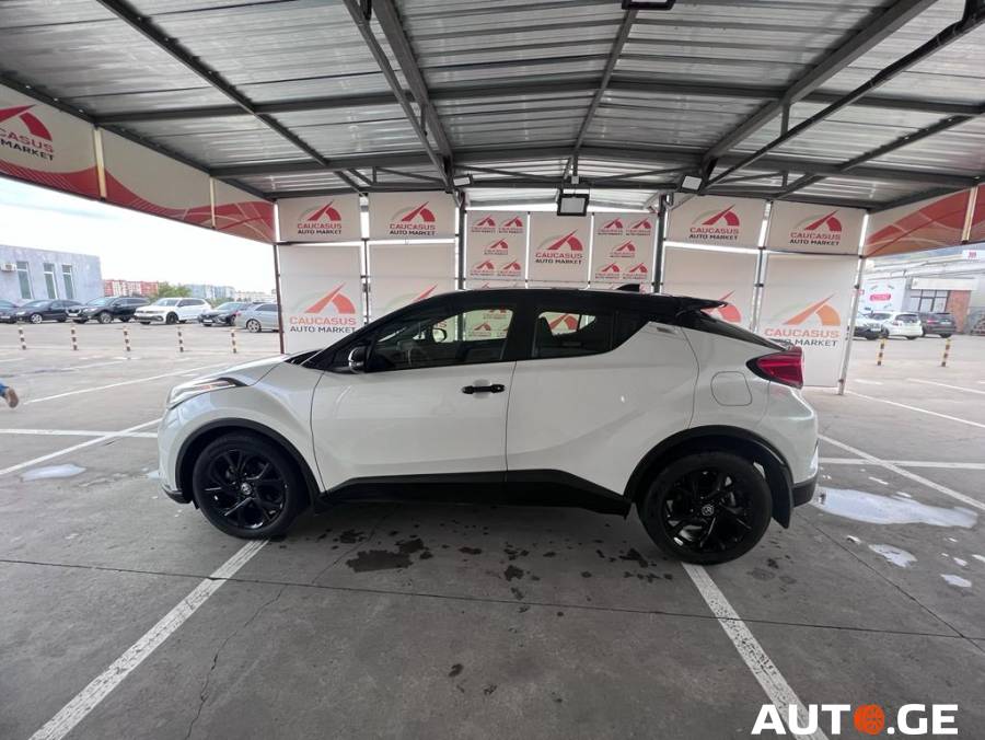 Toyota C-HR: Stylish Compact SUV | auto.ge