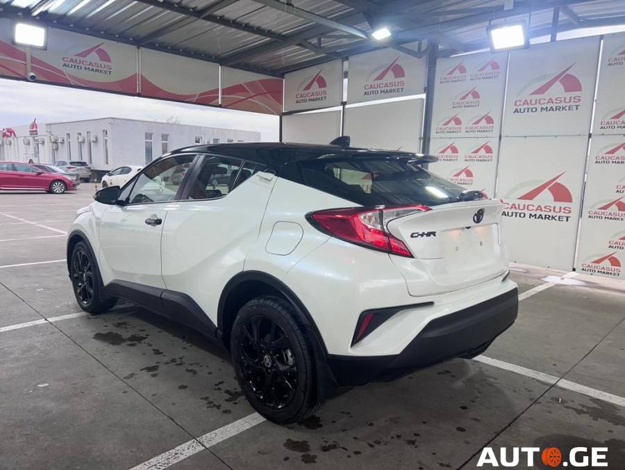 Toyota C-HR: Stylish Compact SUV | auto.ge